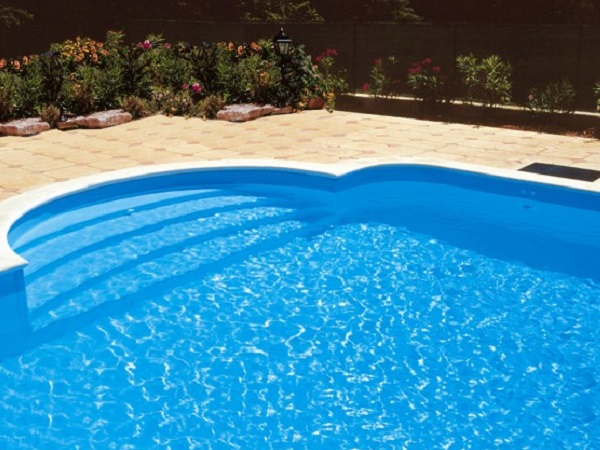 Køb din pooltrappe hos Solbadet.dk - Stort udvalg i alt til pools